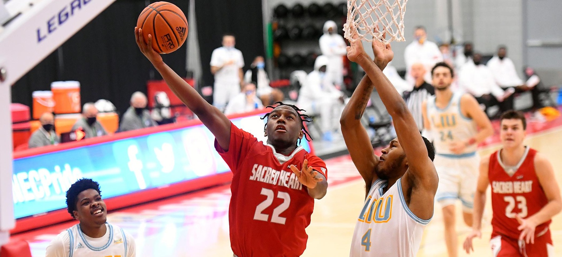 In Losing Effort, Tyler Thomas Shows He's the Frontrunner for Northeast ...