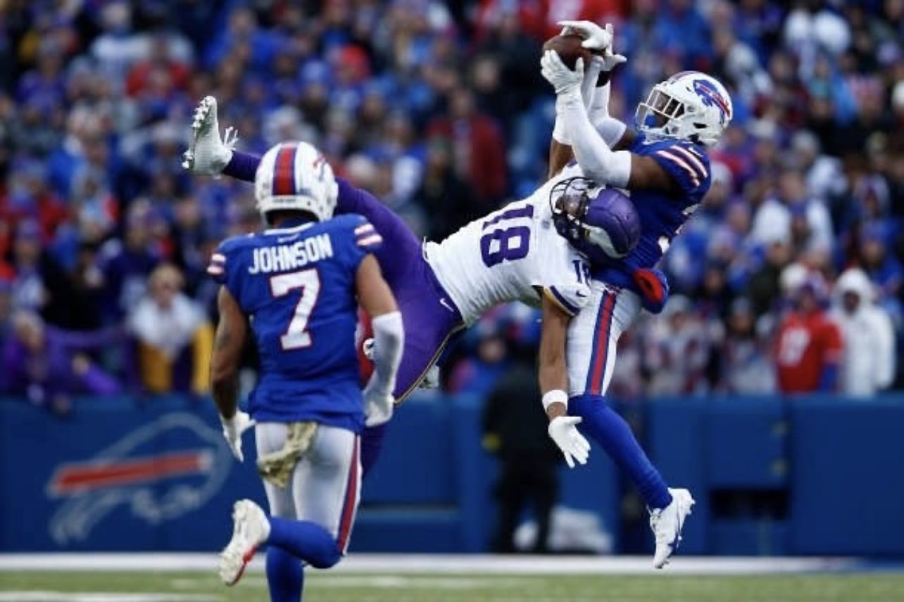 NFL Update: Eagles Flying High and Geno Smith Turning Heads – The ...